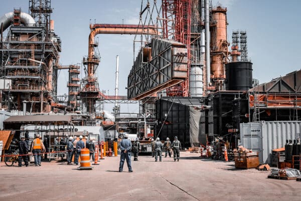 The Ultimate Guidebook to Turnarounds - Nooter Construction