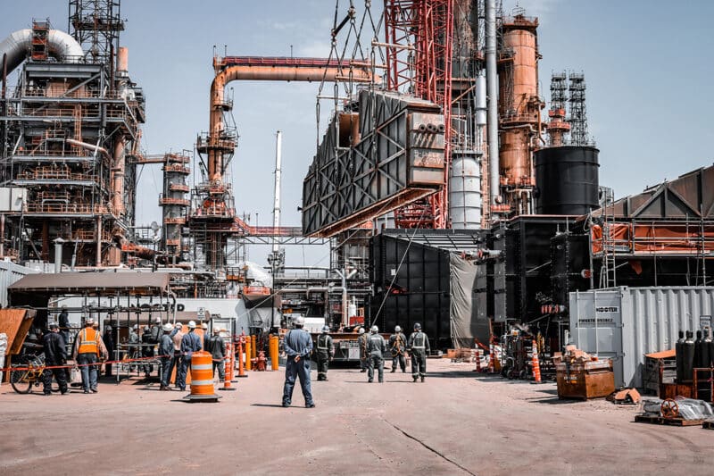 The Ultimate Guidebook to Turnarounds - Nooter Construction